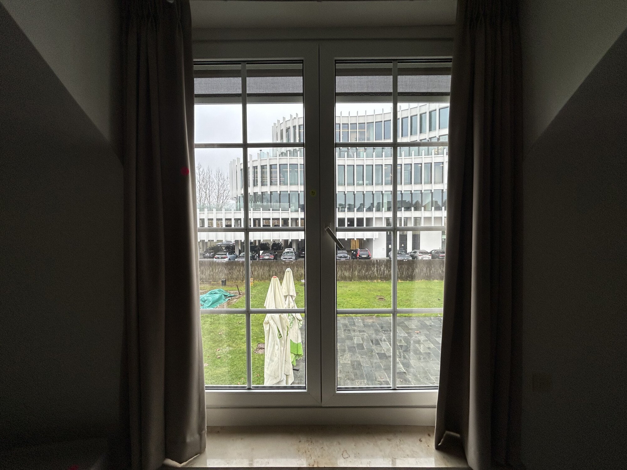 Raam PVC dubbel opendraaiend 209x165 (dubbel glas) | Komerco