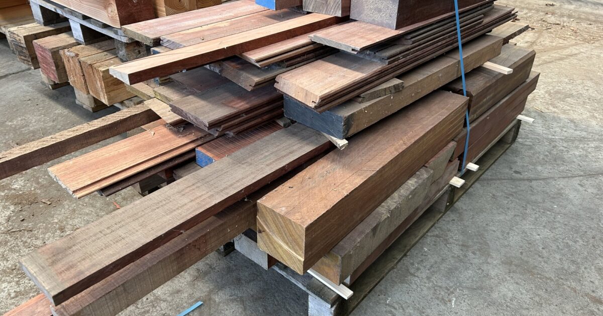Padouk balken en planken diverse lengtes | Komerco