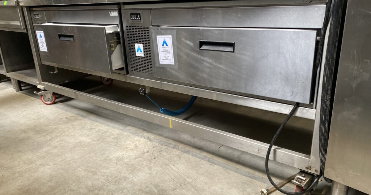 Mobiele inox tafel met Adande koel -en vrieslade | Komerco